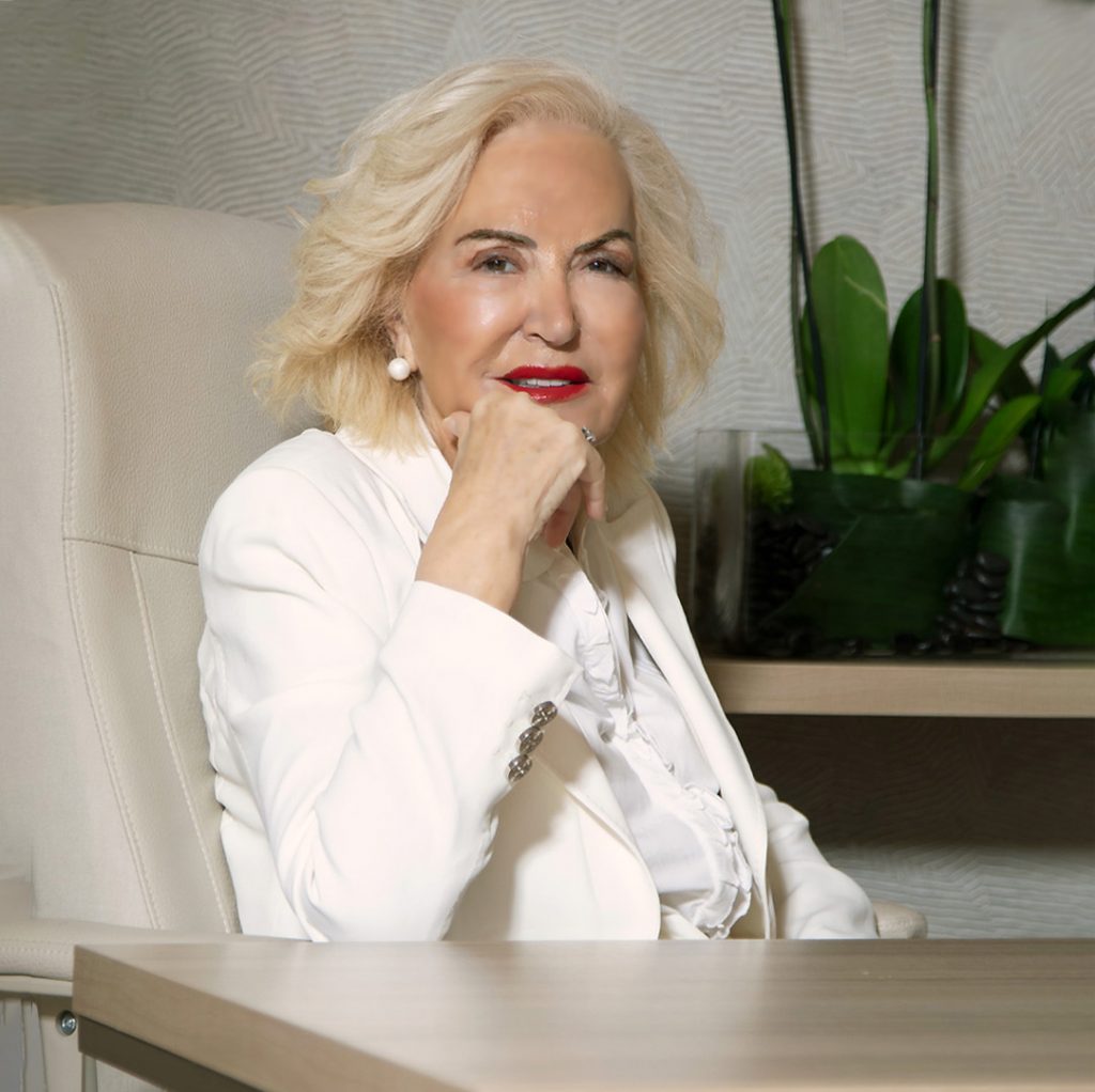 About Us - Dr.Prinou